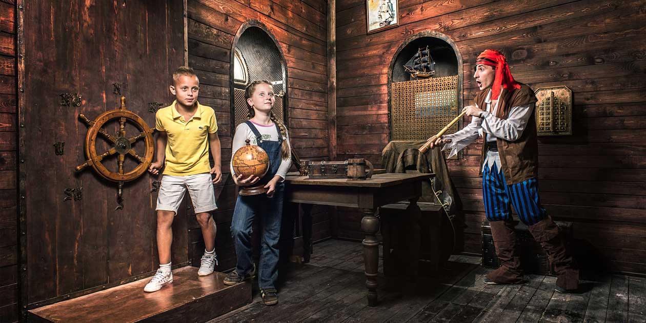 WHY ESCAPE ROOMS ARE THE ULTIMATE FAMILY BONDING EXPERIENCE