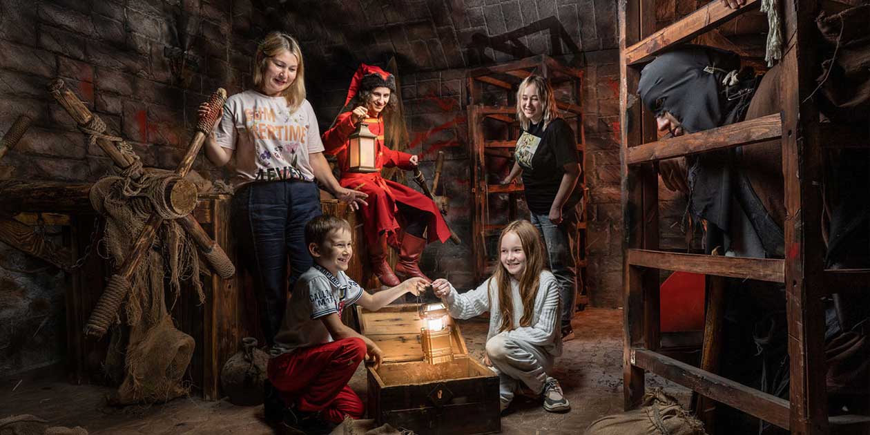 WHY ESCAPE ROOMS ARE THE ULTIMATE FAMILY BONDING EXPERIENCE